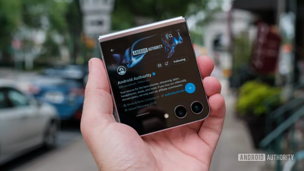 Мнение: складные смартфоны Samsung портит их софт — Mobile-review.com ...