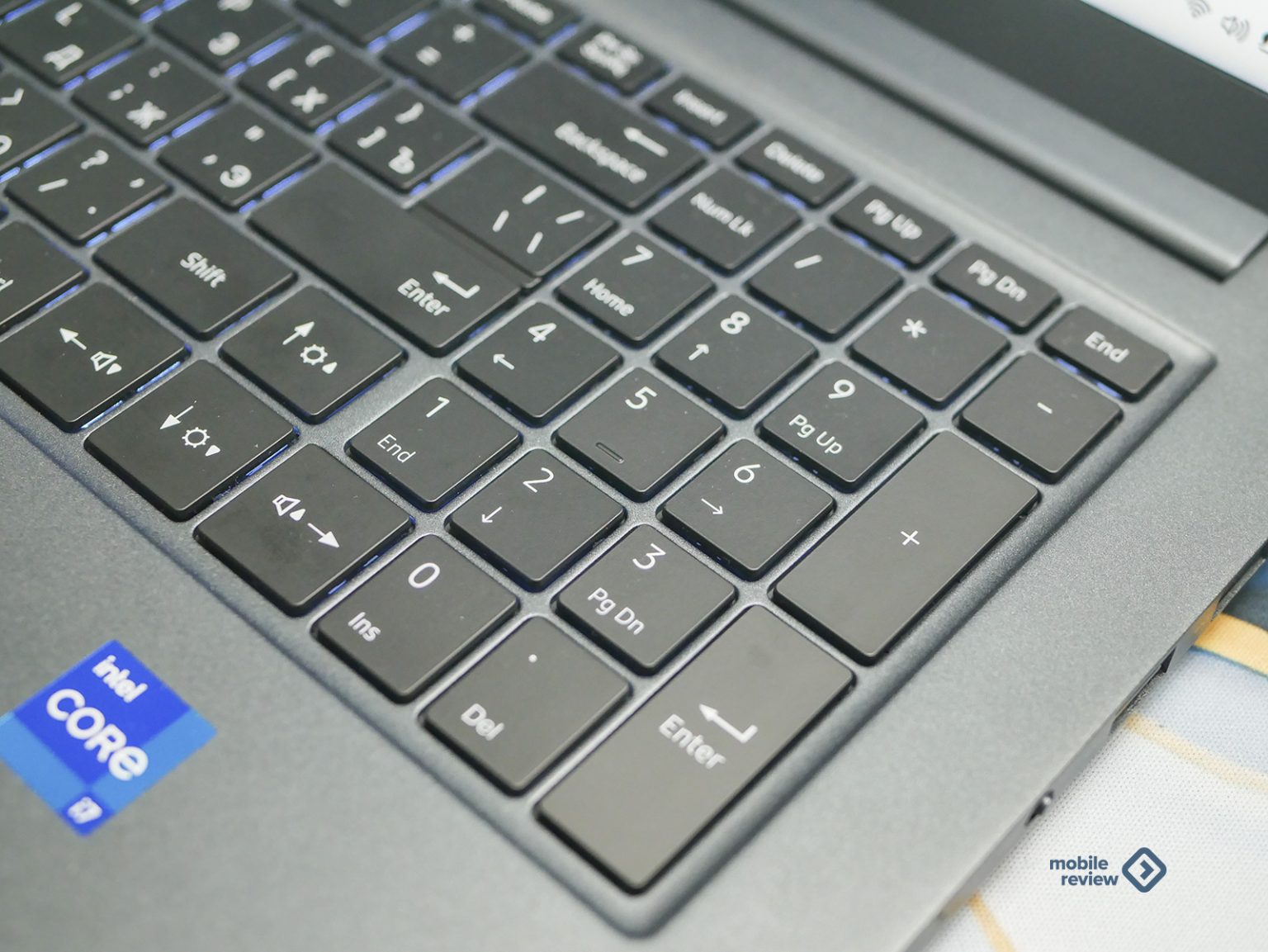 Обзор Maibenben P727 – большой дисплей и тихая работа — Mobile-review.com — Все о мобильной ...